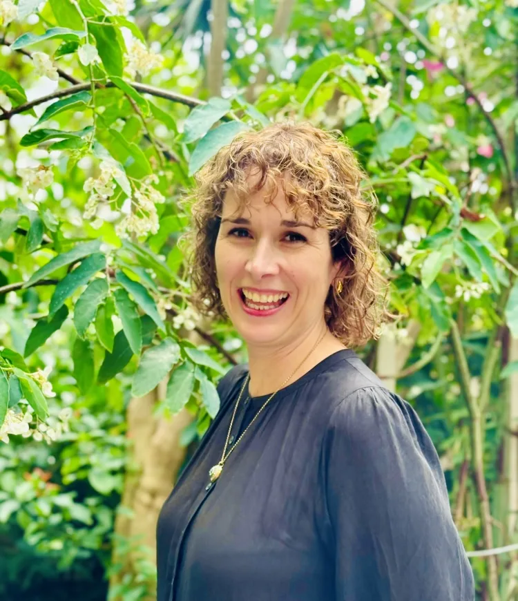 The Exhibitions Group - Alice Lobb